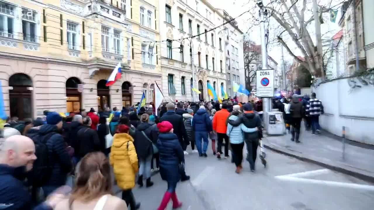 Pochod solidarity s Ukrajinou v Bratislave. Štvrté výročie vojny ...