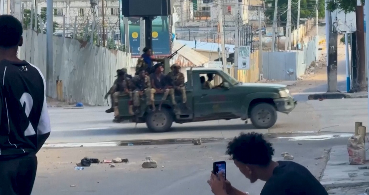 Mogadišo zachvátili prudké boje: mesto sa po spore o prezidenta ...
