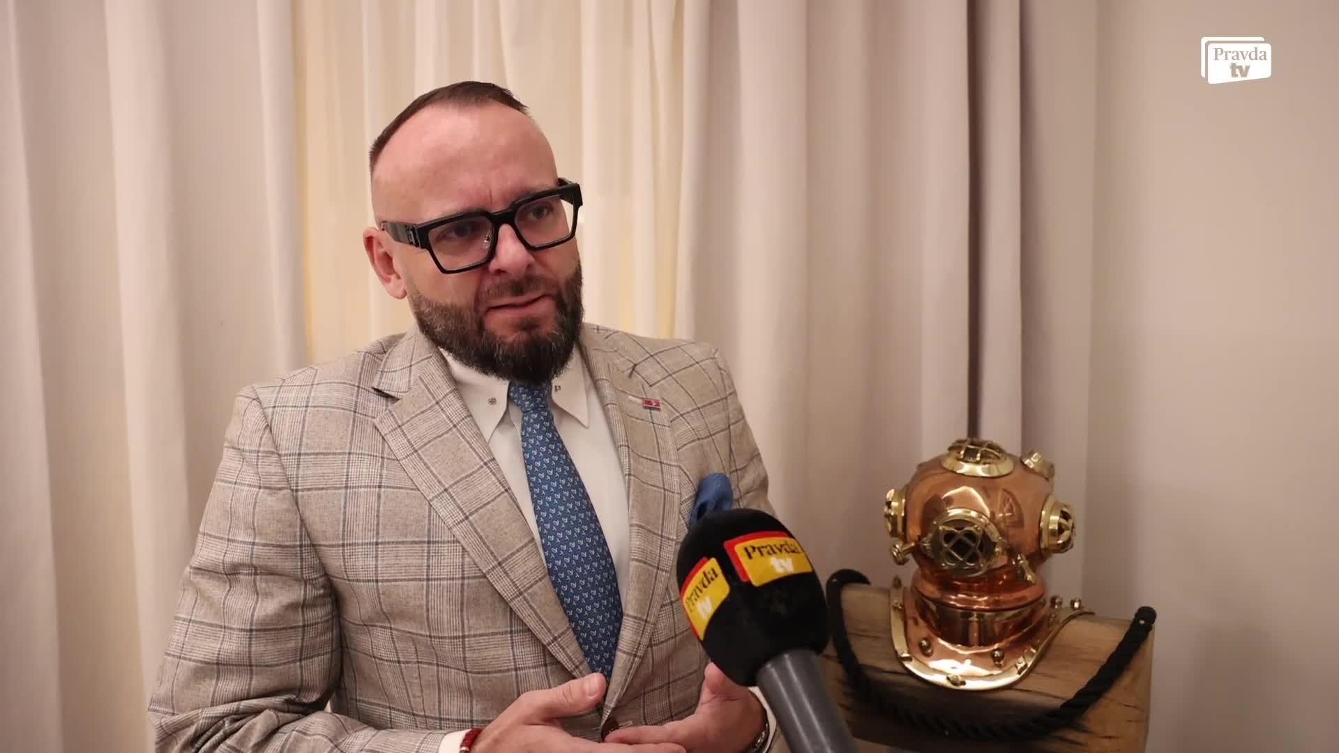 Onkológ Jozef Dolinský o vernisáži umeleckých diel na konzuláte Eswatinského kráľovstva. Naozaj ...