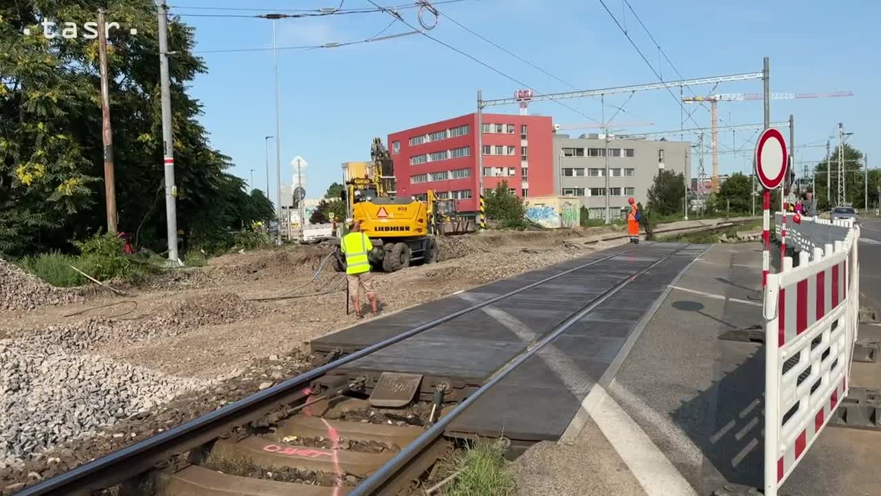 Trnavská - Ivanská. Práce na priecestí v Bratislave | Spravodajstvo ...