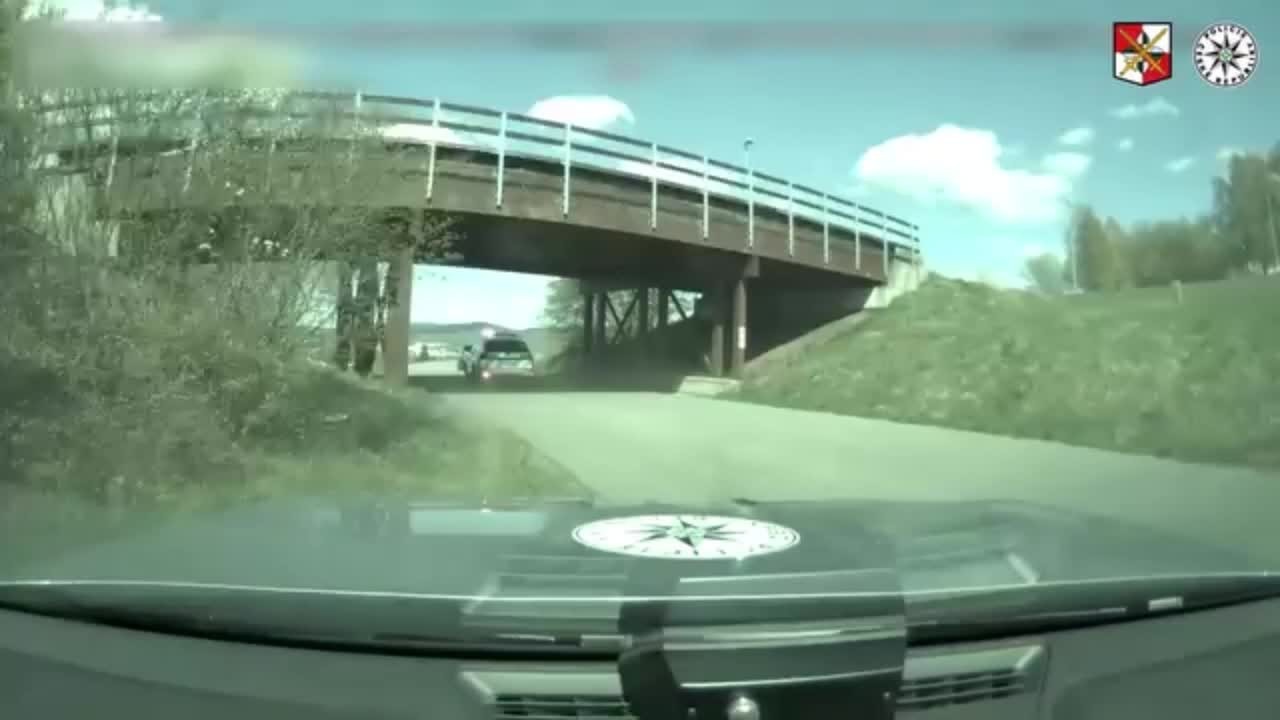 Šialená naháňačka, ktorá sa len tak nevidí. Mladík pred políciou unikal ...